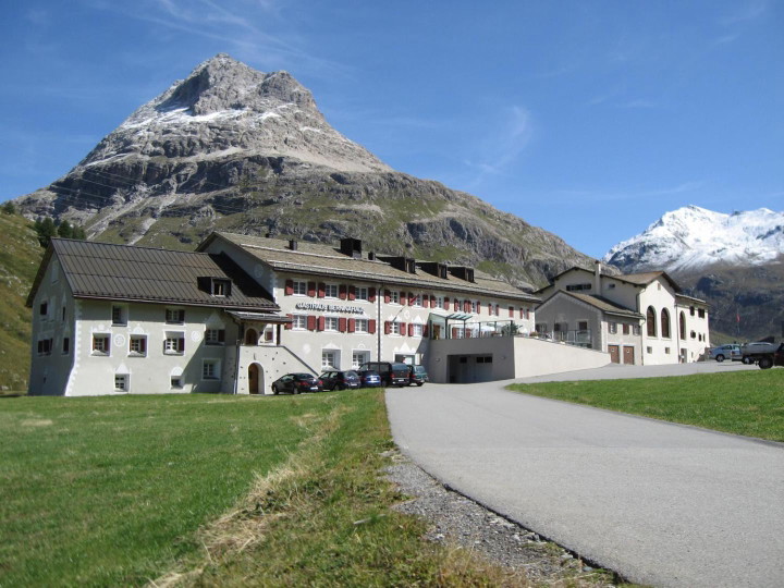 Gasthaus & Hotel Berninahaus - Pontresina