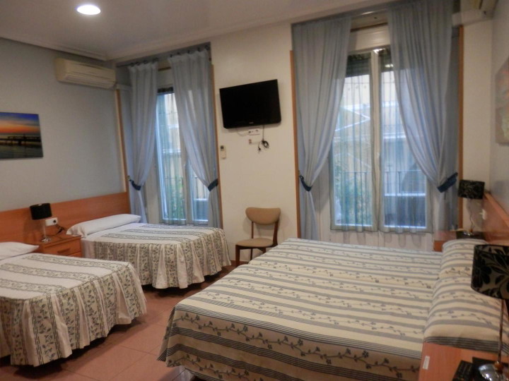 Hostal Del Pez Azul - Madrid