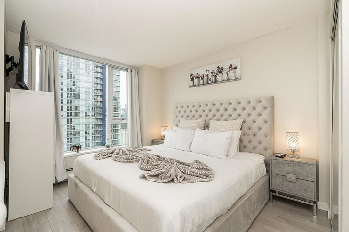 Home Away From Home 2br 3 Bd 2 Bth Ac 6 Guests With Amazing Water View - Burnaby