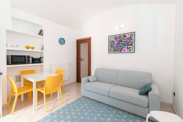Guesthost - Colourful Flat San Donato - Turin