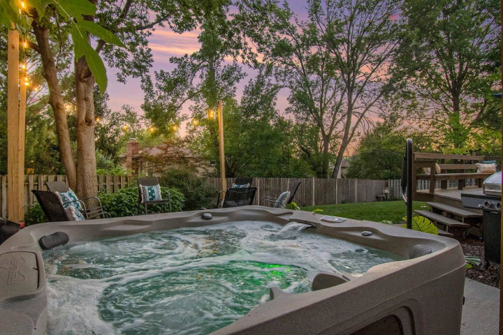 Central Family Oasis With Hot Tub & Fenced Yard - Omaha, NE