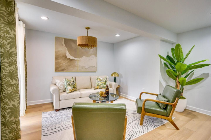 The Dulles Executive Resort Near Dulles Airport With Private Office - Reston, VA