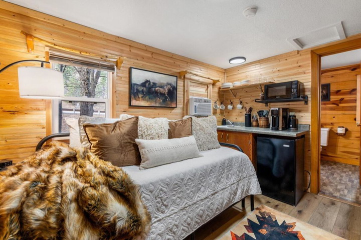Prairie Sky Retreat: Cabin Near Keystone - Mount Rushmore National Memorial