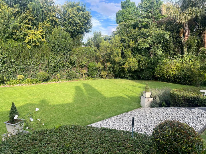 Elegant Suite In The Lush Suburbs Of Hurlingham - Johannesburg