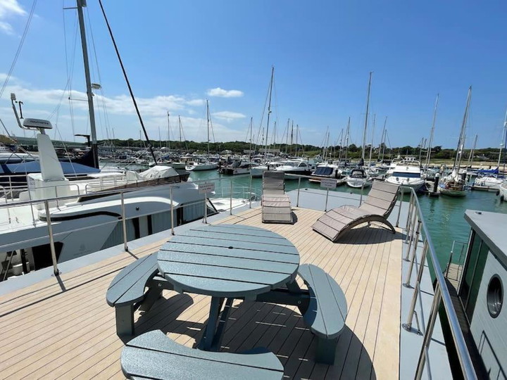 Yarmouth Waterlodge Floating Apartments 2 - Lymington