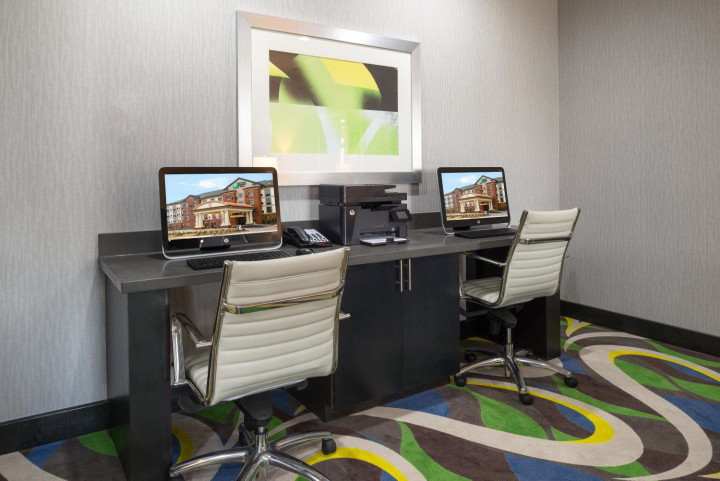 Holiday Inn Express And Suites Norman By Ihg - Norman, OK