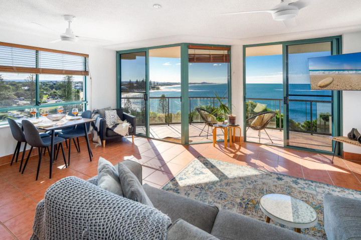 Ocean Front Views With Rooftop Terrace - Caloundra