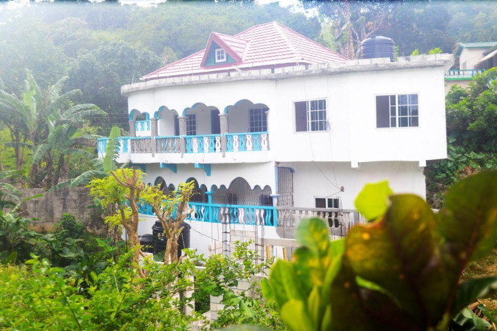 Robin Hood Guest House - Jamaica