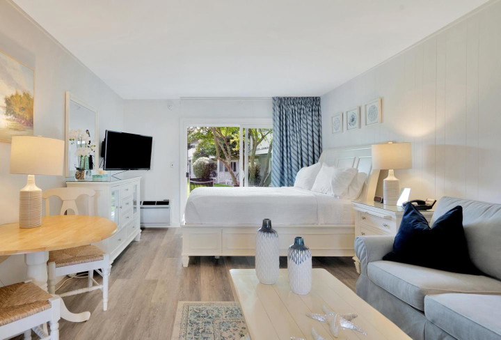 East Hampton House Resort - The Hamptons, NY