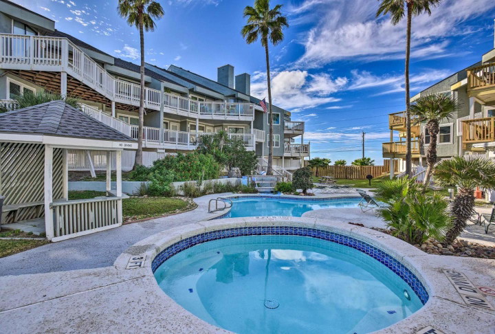 Balcony, Pool & Beach Access: Port Aransas Condo! - North Padre Island, TX