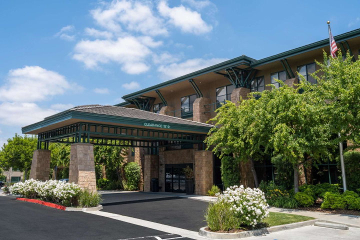 Hampton Inn & Suites Agoura Hills - Agoura Hills, CA