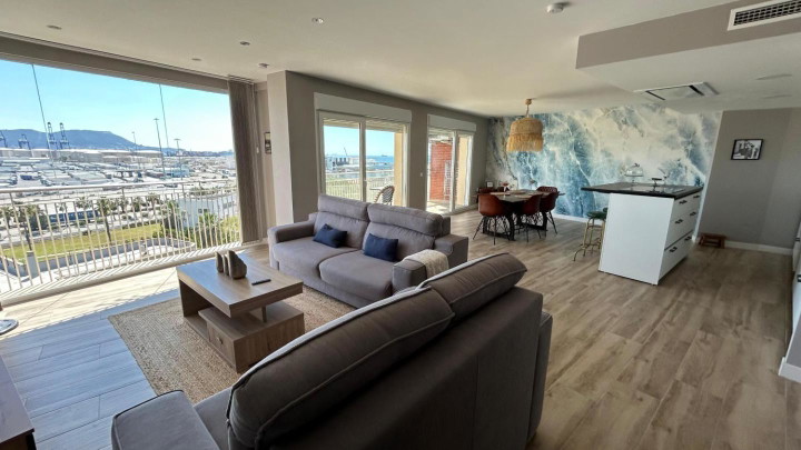 Apartamento Moderno Y Amplio Con Vistas A La Bahía - Algeciras