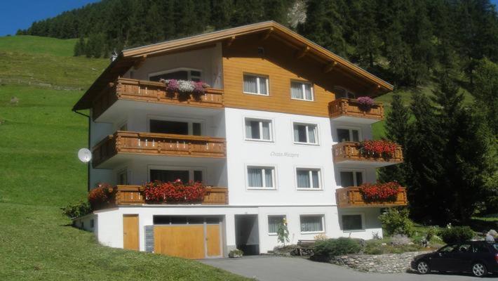 Chasa Mezpra/stephan Jenal Nr. 1 - Ferienwohnung Für 2-4 Personen - Samnaun