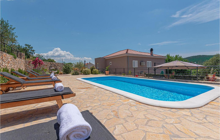 Gorgeous Apartment In Sibenik With Swimming Pool - Šibenik