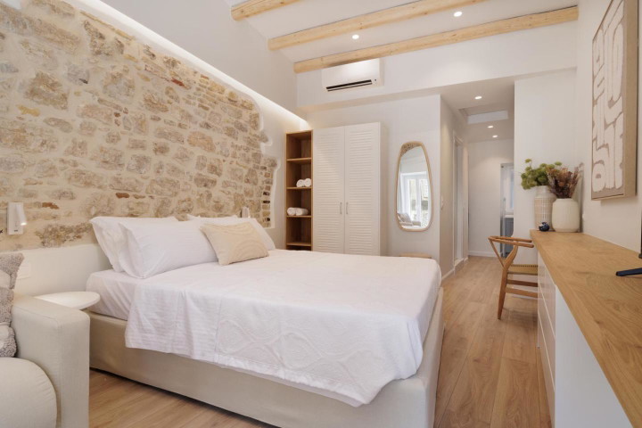 Celestial Suites-top Location - Corfù