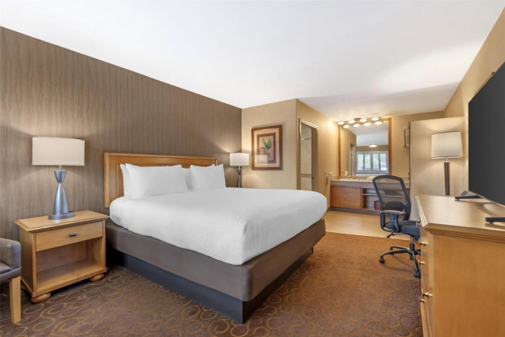 Best Western Plus Pavilions - Orange County, CA
