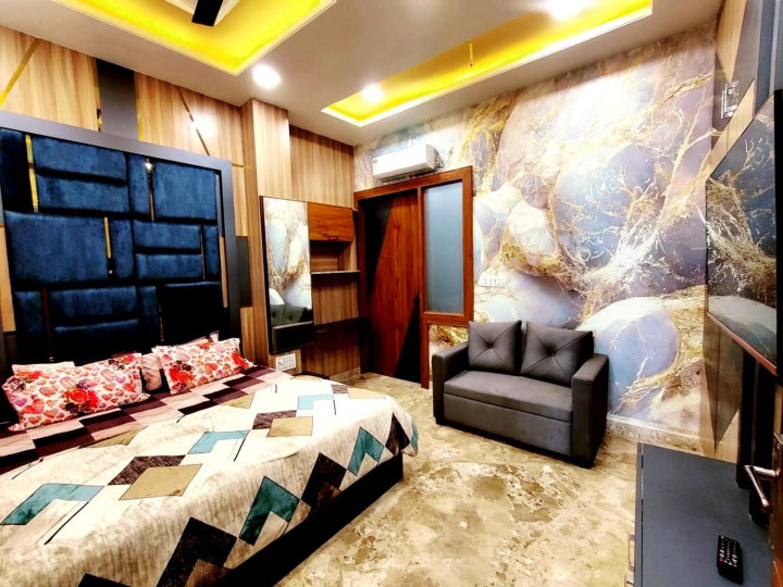 Premium Homestay Near Banke Bihari Ji With Power Backup-free Wifi-washing Machine In 1bhk - No Parking - Vrindavan