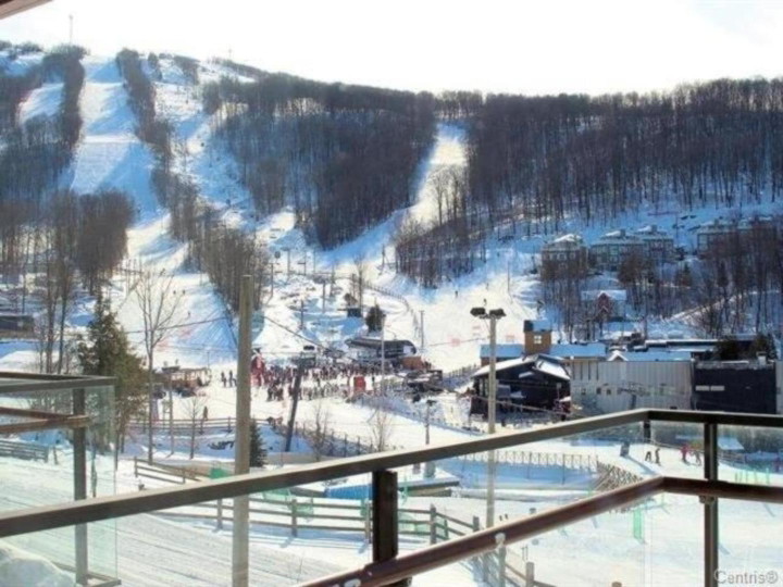 Superbe Ski-in Ski-out Condo - Granby