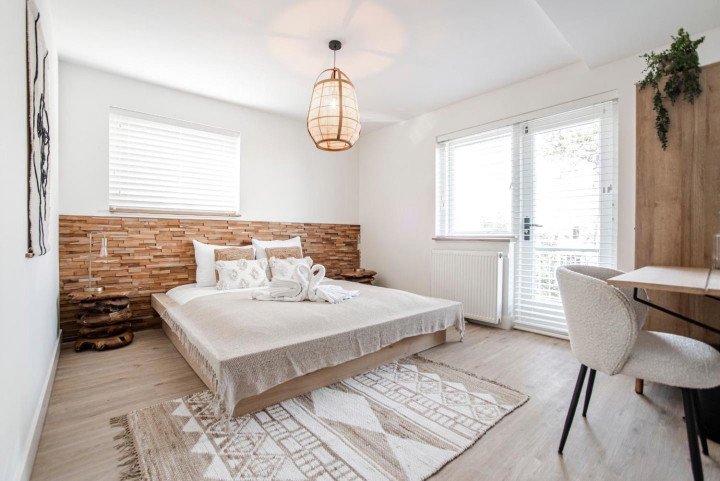 Marley’s Beachhouse - Luxury Guest Room With Balcony - Lisse