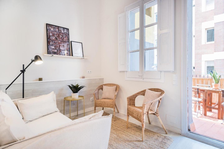 Sunny Terrace Apartment In Gracia, Barcelona - Local Lifestyle - L'Hospitalet de Llobregat