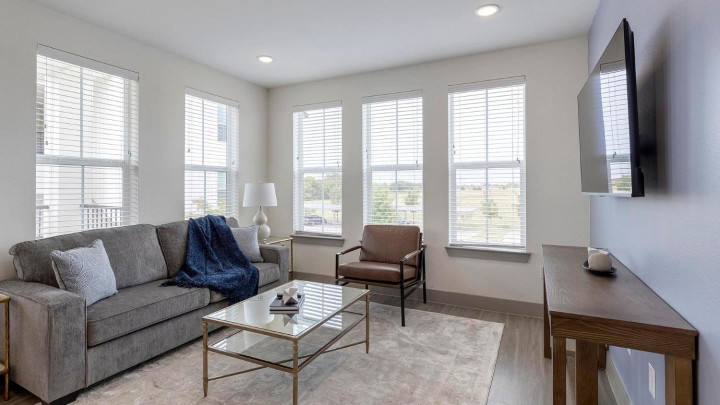 Landing Apartments - Atlas Bluewood - McKinney