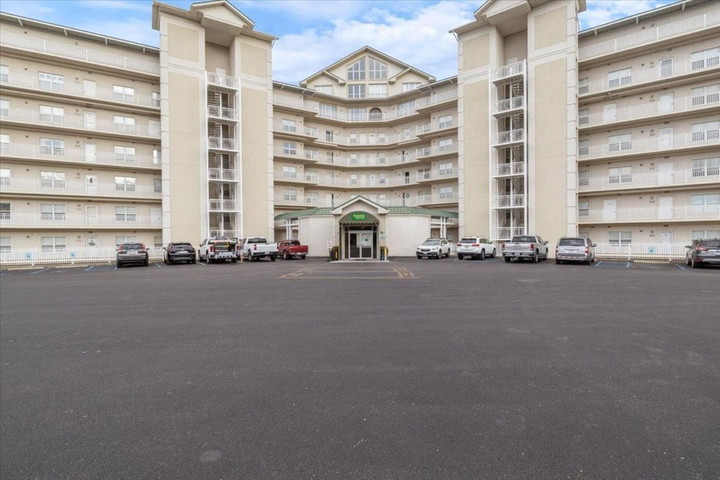 Modern Decor, Views, Grill, Workstation, Boat + 2 Pwc Slips & Resort-style Amenities - United States