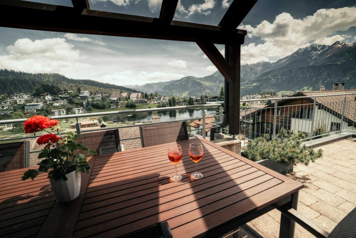 Stylish Lakeview Apartment Balcony & Free Parking - Elm