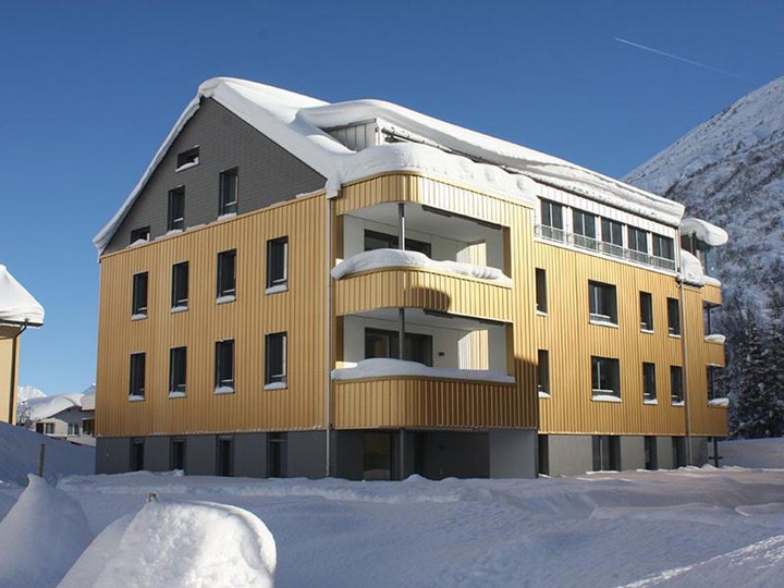 Realp-andermatt 3,5 Locali Giardino Privato In Mezzo La Natura, Spettacolare Per Appassionati Montanbike, Pesca Ecc In Inverno Fai Sci Di Fondo Dal Giardino E Con Il Treno Davanti A Casa Si Raggiunge In 5min Il Comprensorio Scistico Di Andermatt - Andermatt
