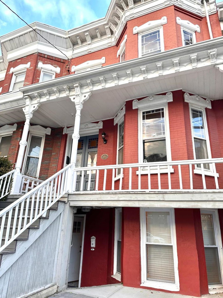 Classical Isbills Row House Close To Nyc - Bayonne, NJ