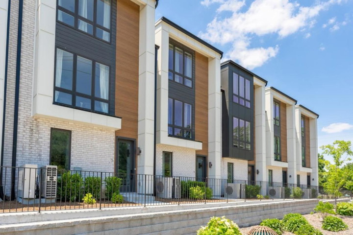 6 Bedroom Quiet Townhome! 6min To Airport & 15min To Downtown! - Percy Priest Lake, TN