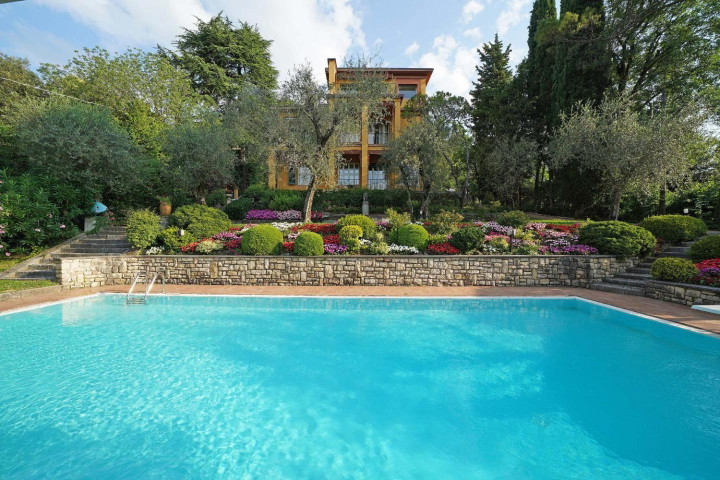 Villa Vibe Luce, Beautiful Period Villa With Private Pool And Lake View - Gardone Riviera