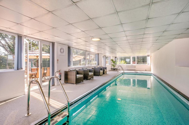 Country Retreat With Grounds & Leisure Facilities - Halifax, Royaume-Uni