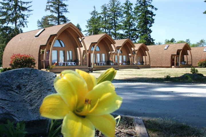 Oyster Bay Resort - British Columbia