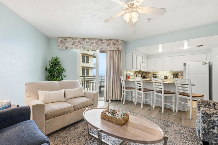 Breathtaking 2-br Oceanfront Haven With 3 Private Balconies At The Wyndham Oceanwalk - Daytona Beach, FL