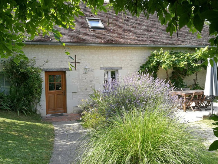 Gîte Authentique à Brizay Avec Jardin Privé Et Piscine - Frankreich