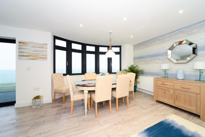 Luxury 3 Bed Apartment- Large Balcony With Seaviews - Mudeford