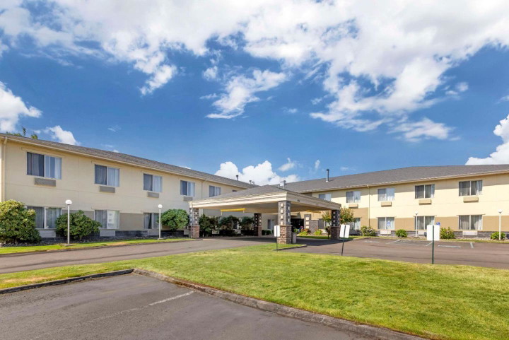 Comfort Suites Near Vancouver Mall - Portland, OR