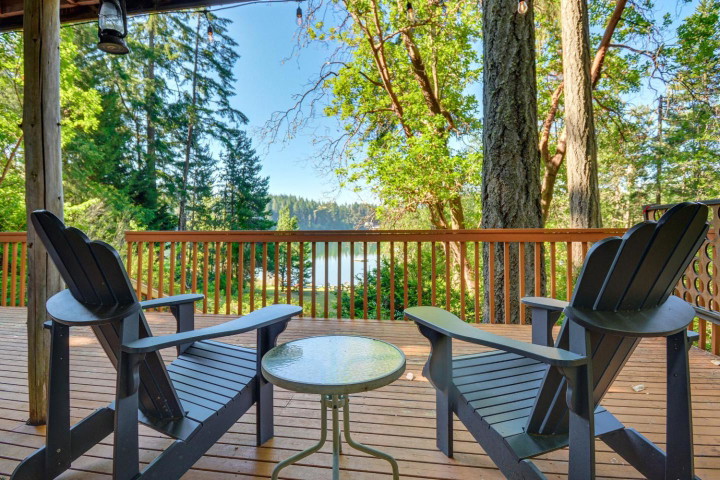 Port Orchard Lakefront Cabin W/ Fire Pit & Grill! - Gig Harbor, WA