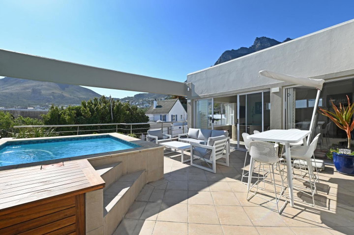Camps Bay Villa With Pool 150m To The Beach - Camps Bay