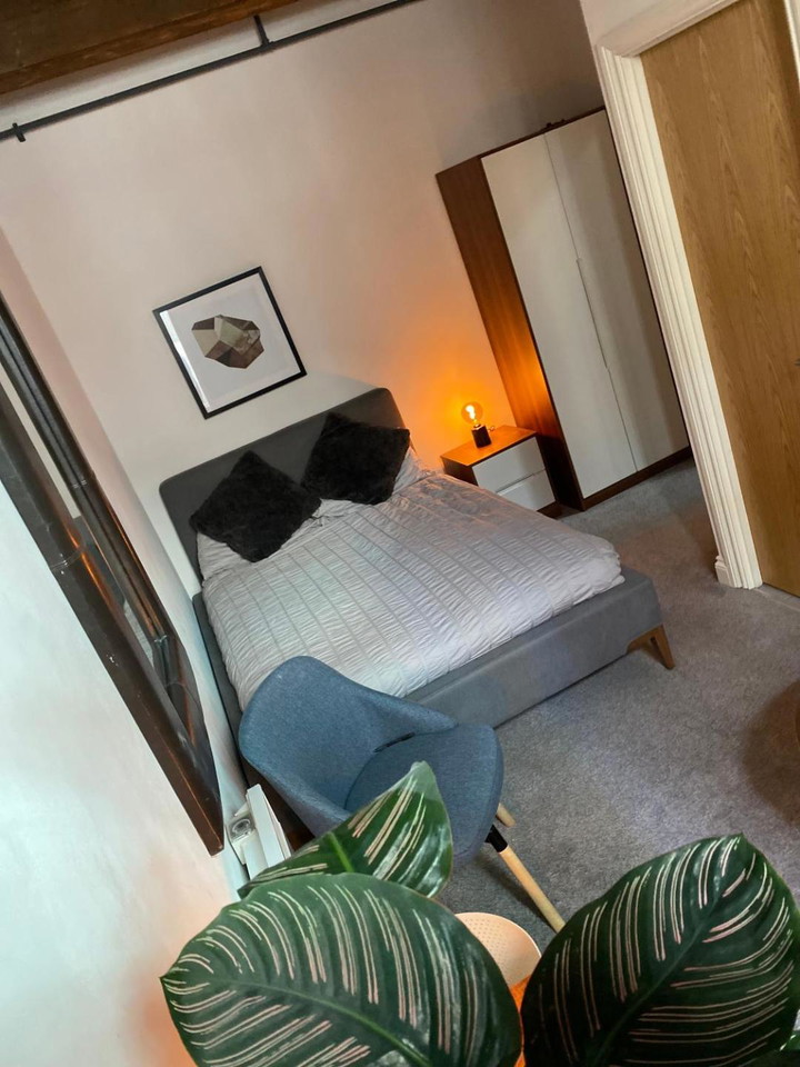 We-stay - Altrincham