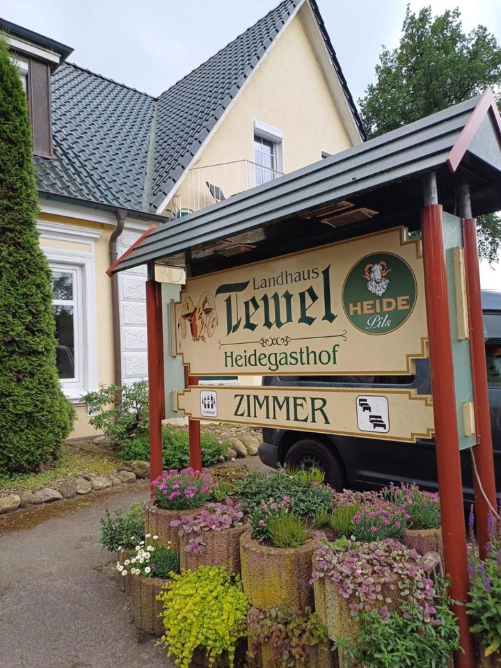 Landhaus Tewel Hotel Mit Restaurant 14km Vom Heide-park - Soltau