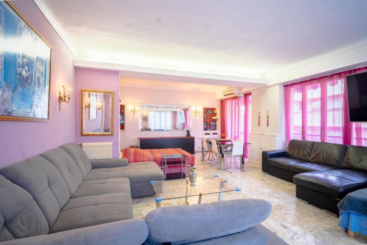 Big Apart 140m2 5min Walk To Beach Sea &Promenade 3 Double Rooms,big Living Room 42m2, 3 Showers,9 Beds, Free Parking - Nizza