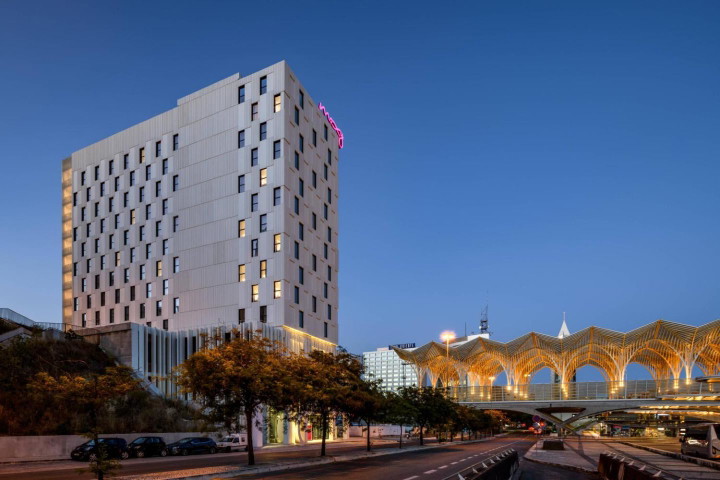 Moxy Lisboa Oriente - Parque das Nações