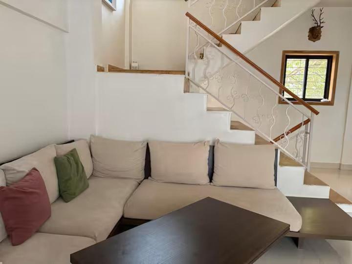 Cozy, Equipped, Well-connected 3bhk Row House - Pune (India)