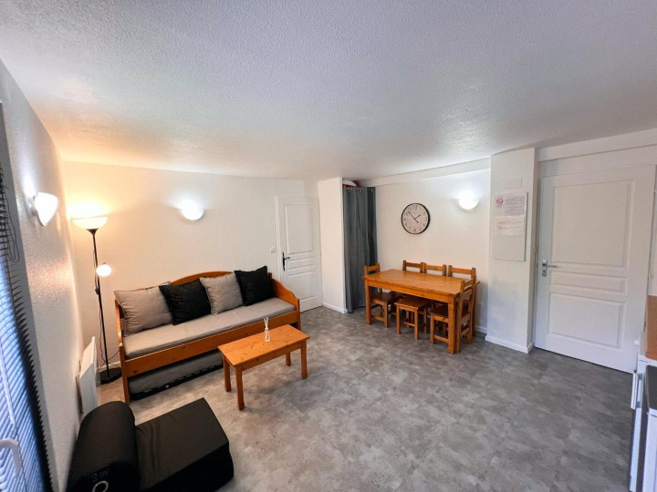 Vars, Appart Spacieux Rénové 4 Couchages Dans Chalet - Vars