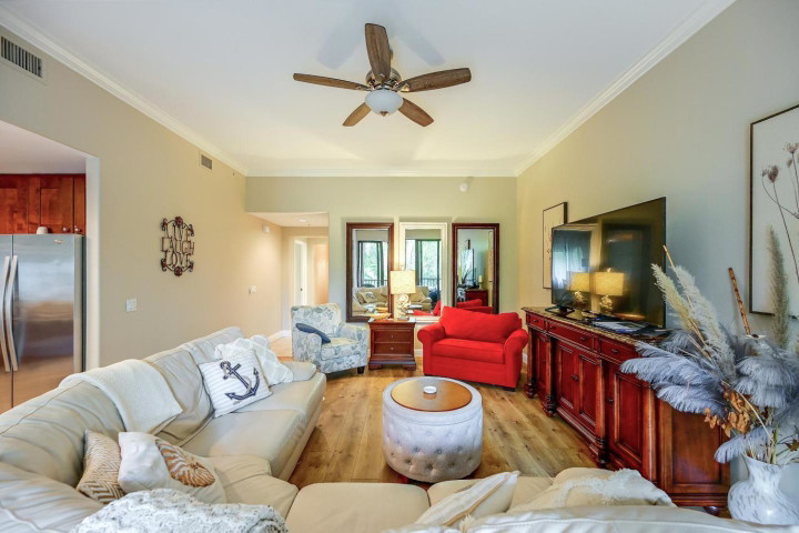 Your Dream Vacation Awaits In Naples! Luxury Condo - Naples, FL