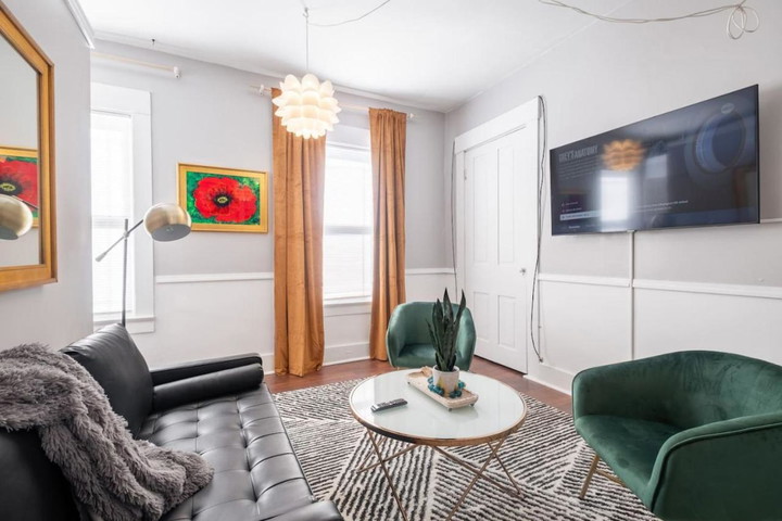 Walkable Downtown Columbus Historic Home, Free Bikes To Use - Columbus, IN