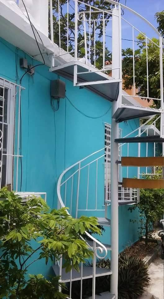 Robby's Place - Jamaica