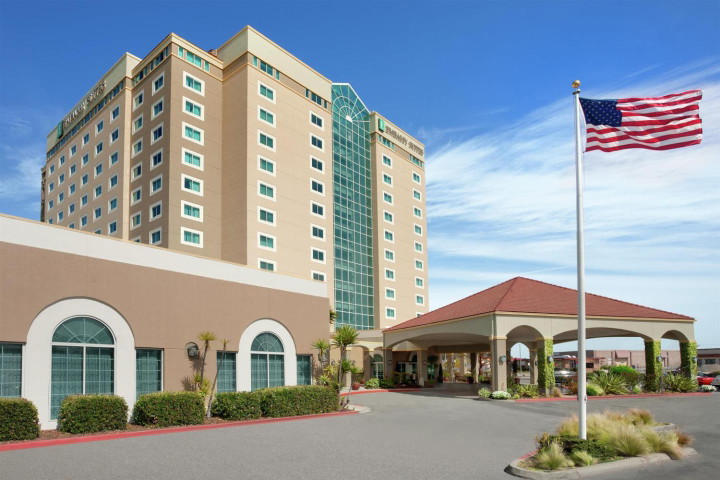 Embassy Suites By Hilton Monterey Bay Seaside - Carmel-by-the-Sea, CA