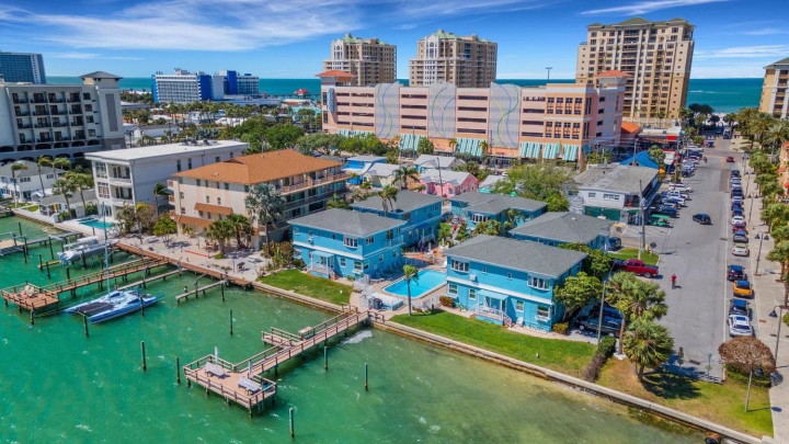 Beach Condo With Heated Pool - Waterfront View, Steps To Sand - Coral Resort B-2 - Clearwater, FL